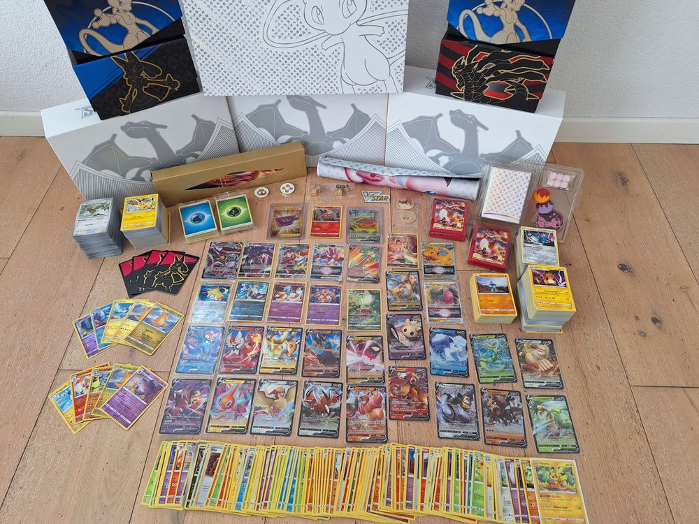 Pokemon XL Sammlung Englisch VMAX, Charizard, Mewtwo, Gold (Gebraucht) in Gossau SG für CHF 153 ...