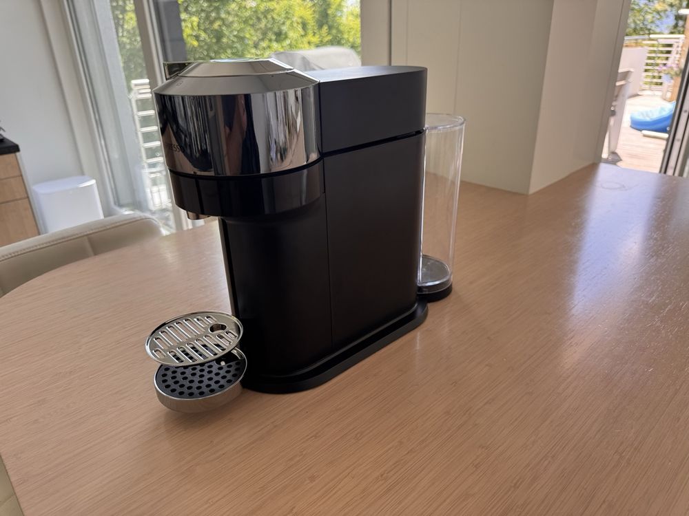 Nespresso Vertuo Next Deluxe Dark Chrome - Coffee Machine (Gebraucht ...