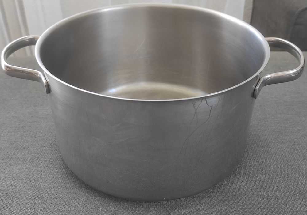 Kochtopf mit Deckel Sigg Suisse Durchmesser 22cm (Gebraucht) in St. Gallen für CHF 26.9 – mit ...