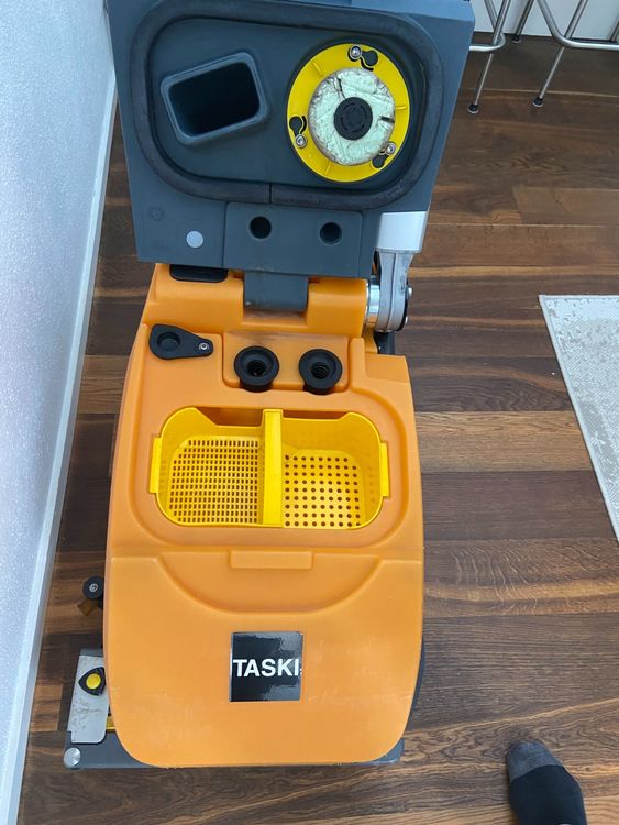TASKI 350 B Scheuersaugmaschine ab 1 Fr./ GUTER ZUSTAND! (Gebraucht) in ...