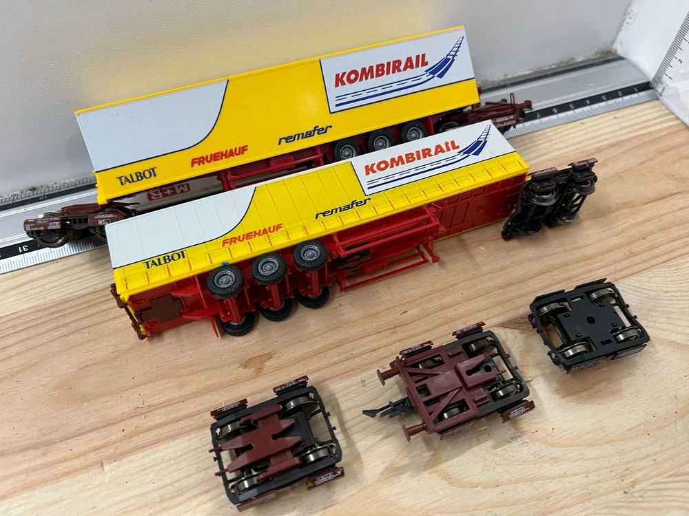 Kombi Rail Wagen Roco HO / DC (Gebraucht) in Brislach für CHF 33 – mit ...