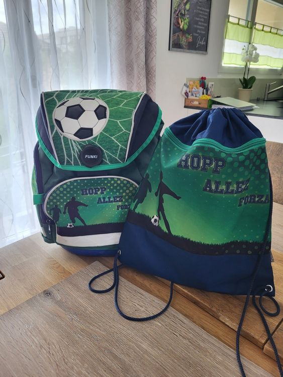 Schulranzen mit Turnsack (Fussballmotiv) | Kaufen auf Ricardo