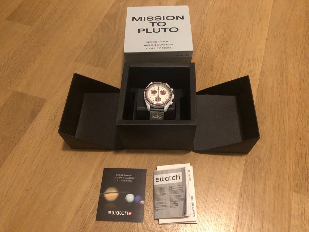 Swatch X Omega MOONSWATCH Pluto, NEU | Kaufen auf Ricardo