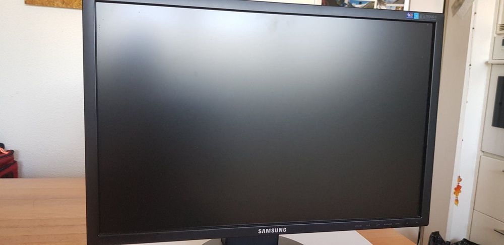 Samsung 2443 BW (Gebraucht) in Wil für CHF 29 – nur Abholung auf ...