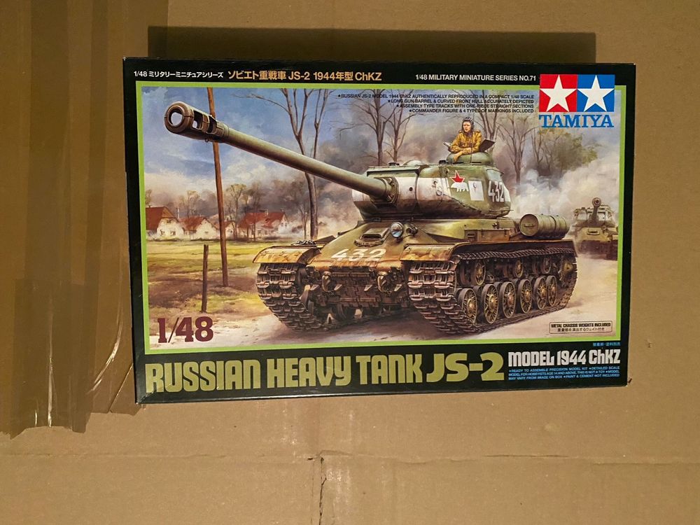 1/48 RUSSIAN HEAVY TANK JS-2 MODEL 1944 CHKZ (Neu (gemäss Beschreibung ...