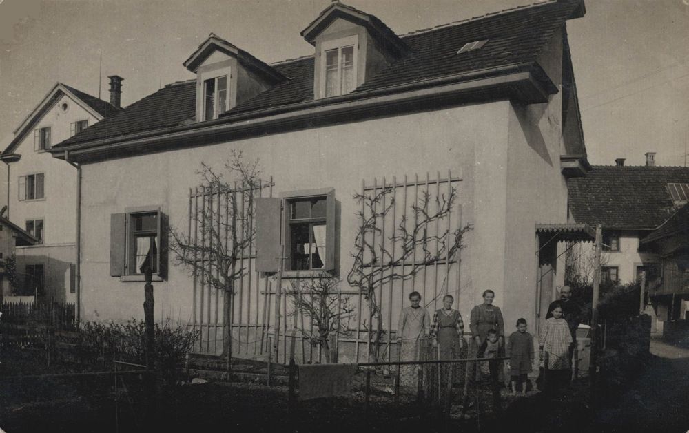 Adliswil. Wohnhaus mit Besitzerfamilie (Gebraucht) in Bronschhofen für CHF 12 – mit Lieferung ...