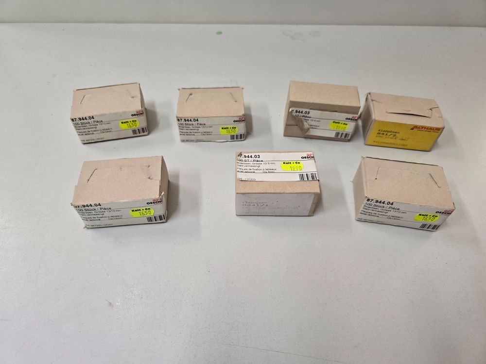 Posten diverse Bilder und Klappösen ab 1.- (Neu und originalverpackt) in KRINAU für CHF 7 – nur ...