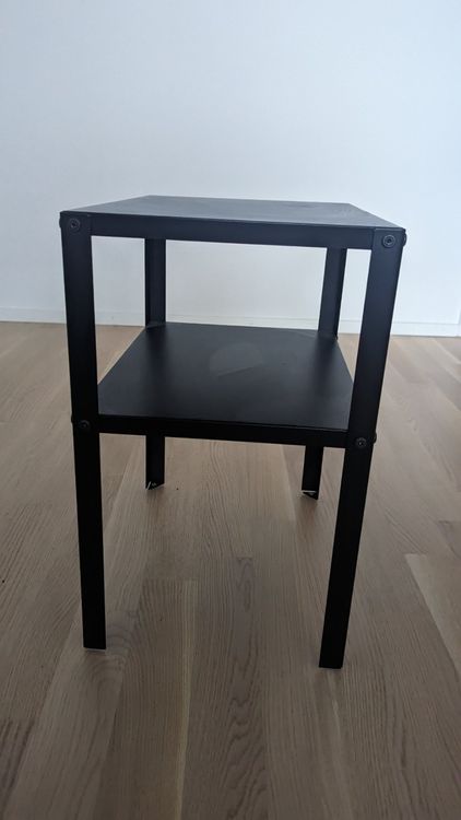 Nachttisch Metall schwarz (Gebraucht) in Frutigen für CHF 5 – nur Abholung auf Ricardo kaufen