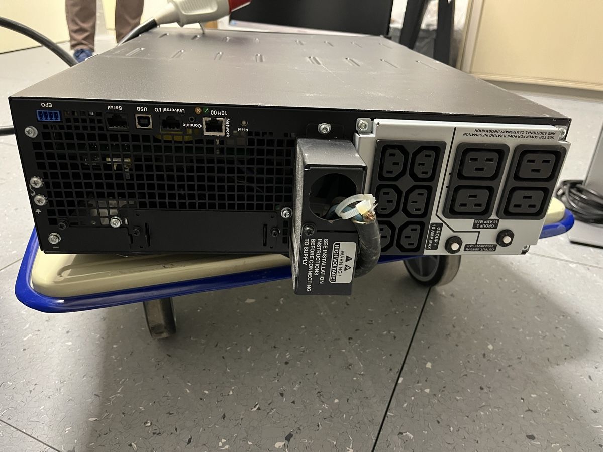 APC Smart-UPS SRT 5000VA Rack Mount / USV-Gerät / Netzwerk (Gebraucht ...