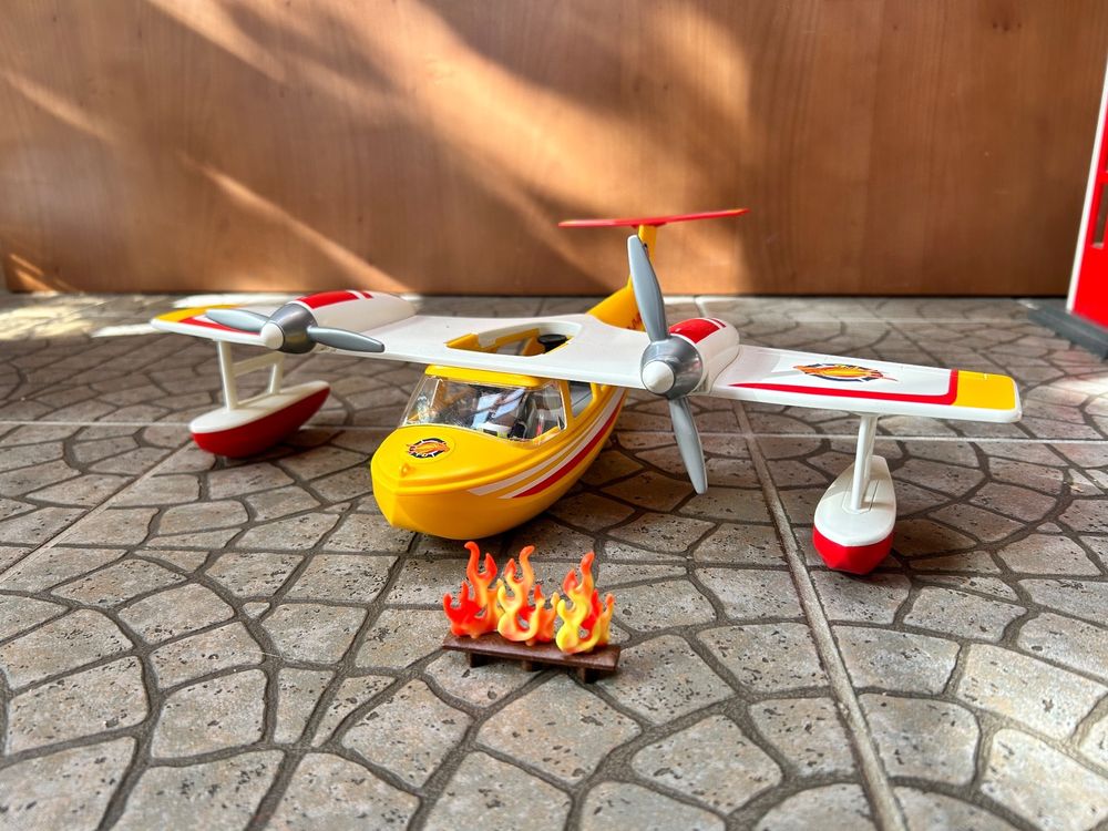 Playmobil Feuerlösch-Wasserflugzeug (Gebraucht) in Aesch LU für CHF 9 – mit Lieferung auf ...