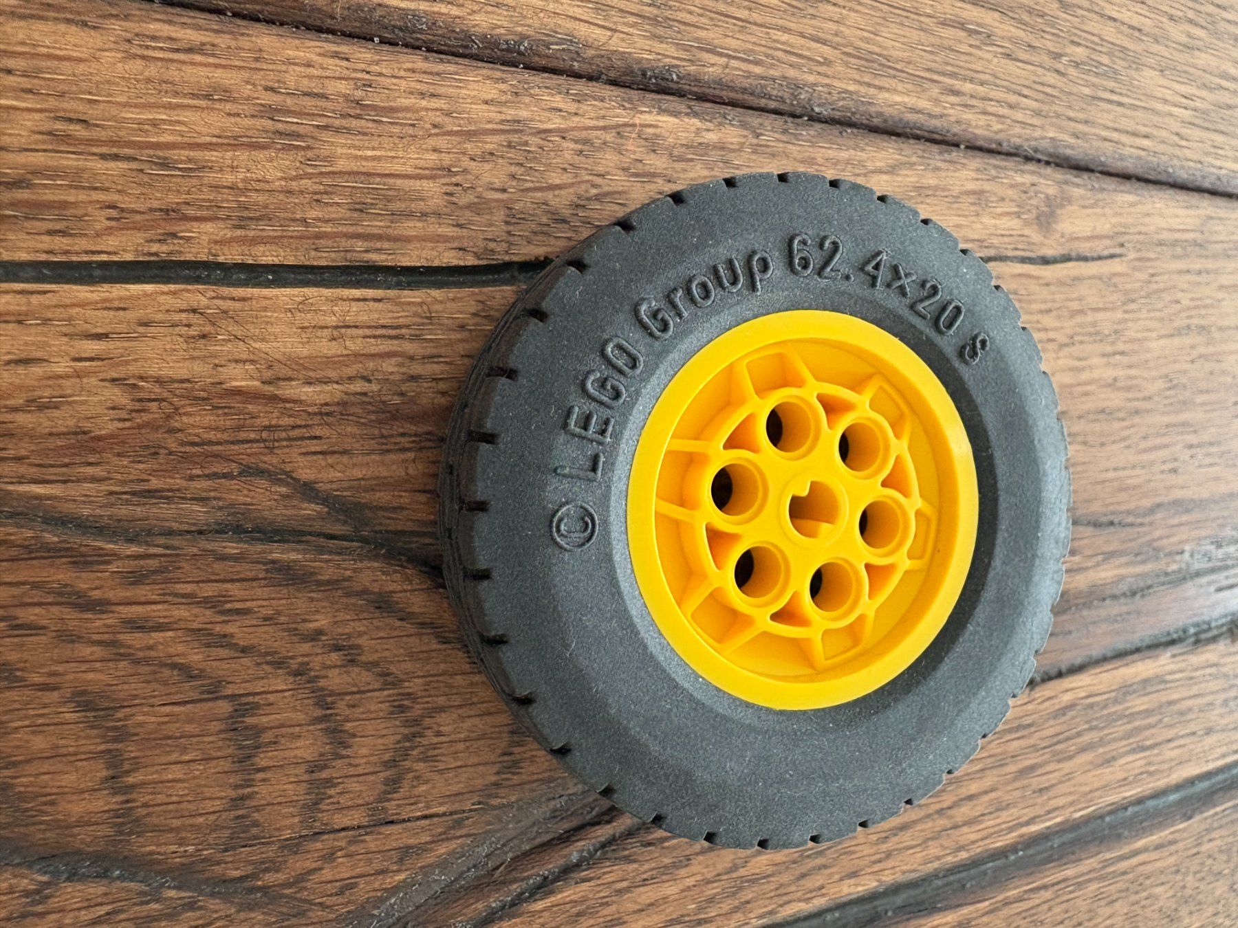 Lego Technik Rad mit gelber Felge LotY 4547373 (Gebraucht) in Buochs ...