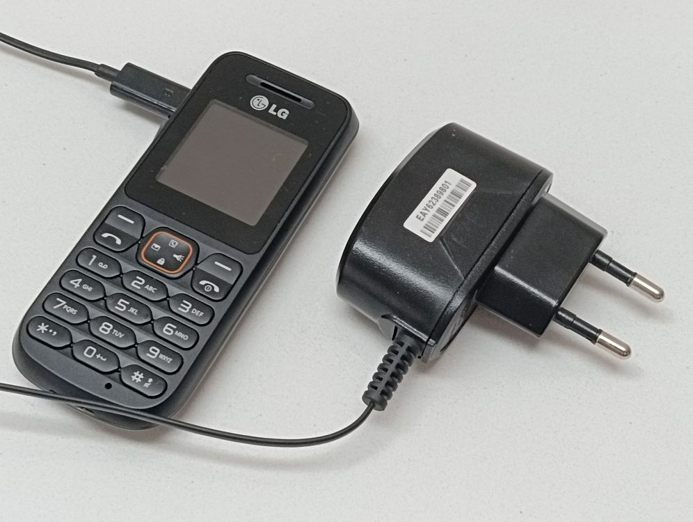 LG Handy Mobile A100 Akku LGIP-531A Ladegerät STA-U35ED2 (Gebraucht) in ...