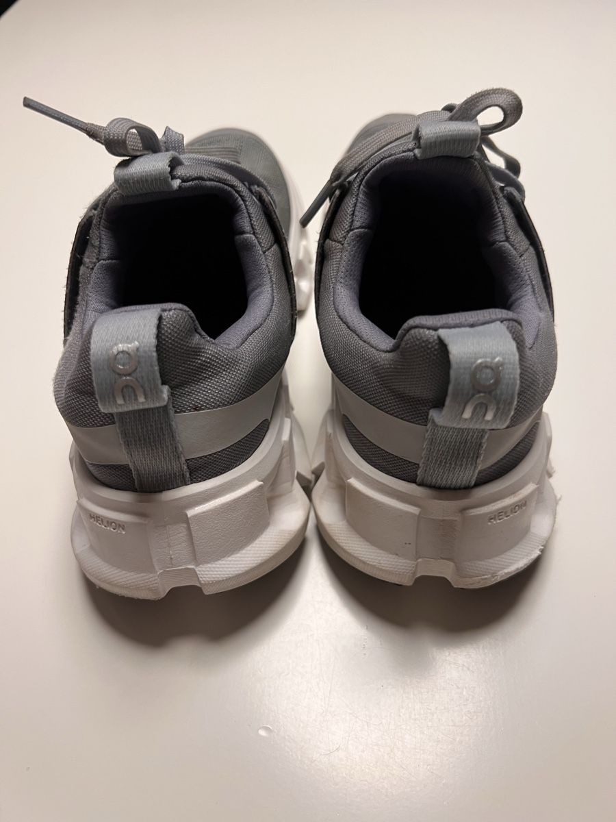 Chaussures de running On Cloud ,taille 35,5 (Neuf (Voir description)) à ...
