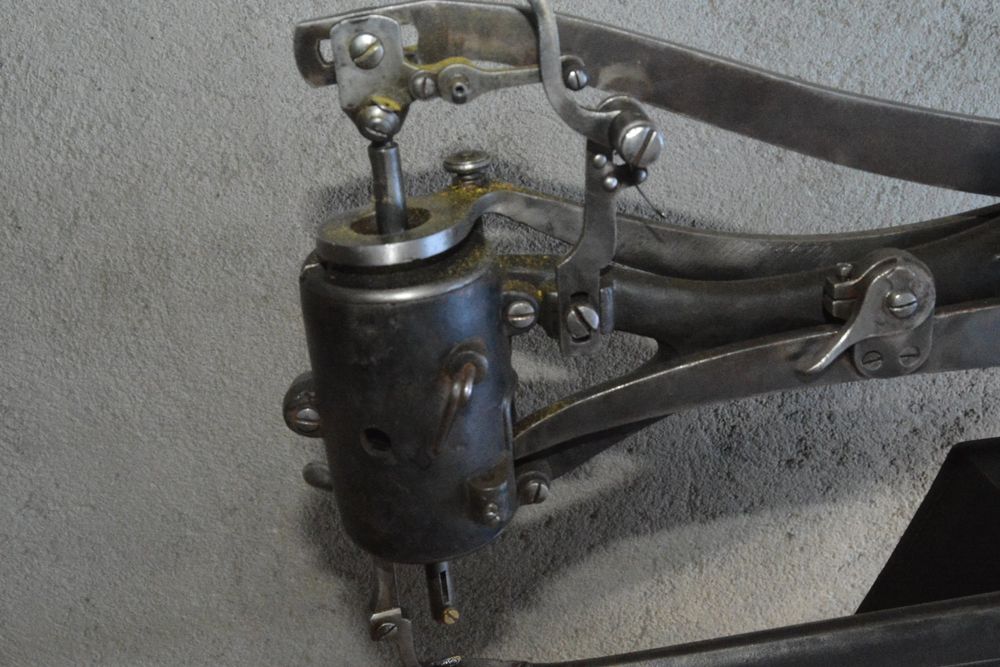 Machine à coudre Singer ancienne - Cordonier (Gebraucht) in La Chaux-de ...