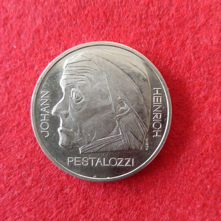 5 Franken Sondermünze Pestalozzi (Gebraucht) in Biel/Bienne für CHF 5 – mit Lieferung auf ...