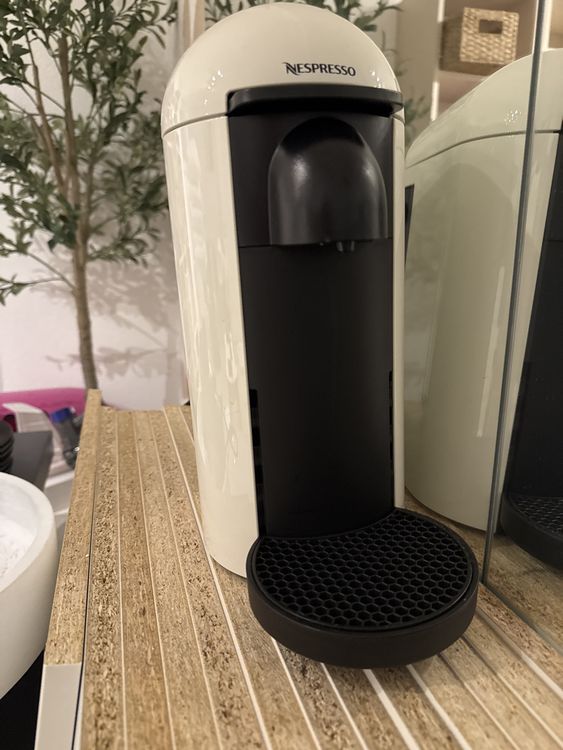 Kaffeemaschine Nespresso Vertuo Plus White ab 1.- !! | Kaufen auf Ricardo