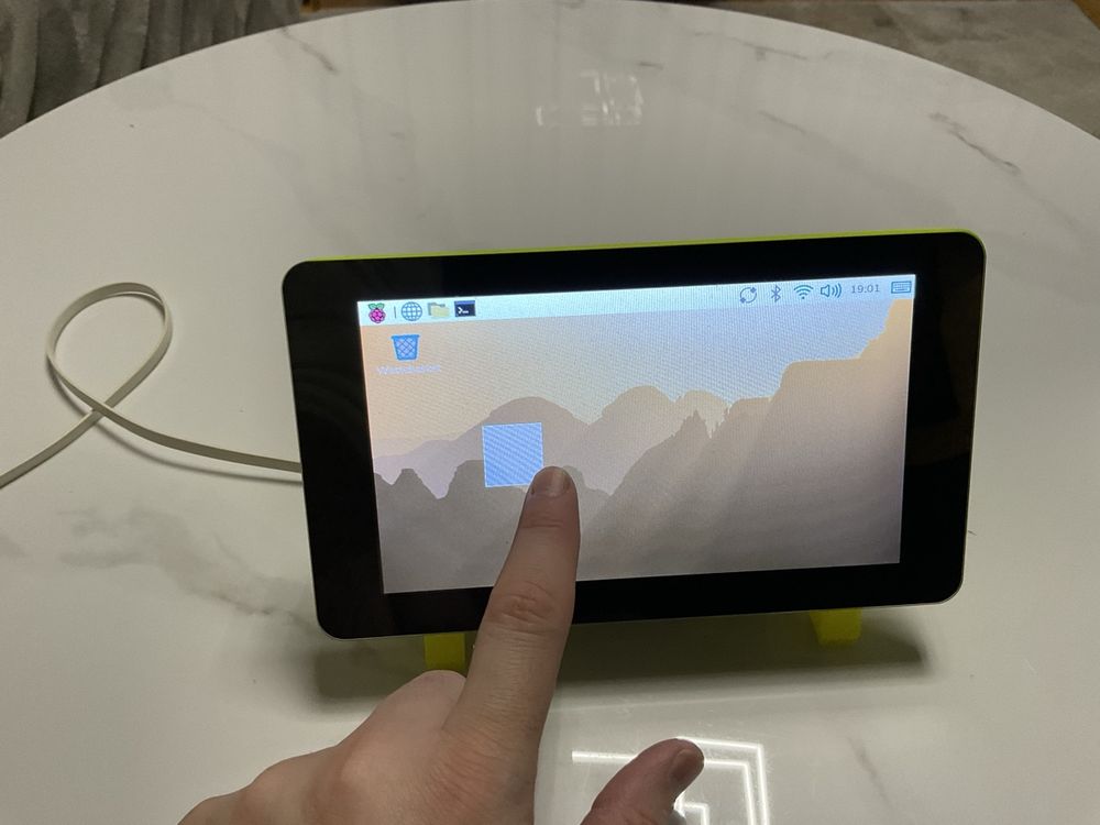 Raspberry Pi 7" Touch Screen mit Raspberry pi 3 und Case (Gebraucht) in ...