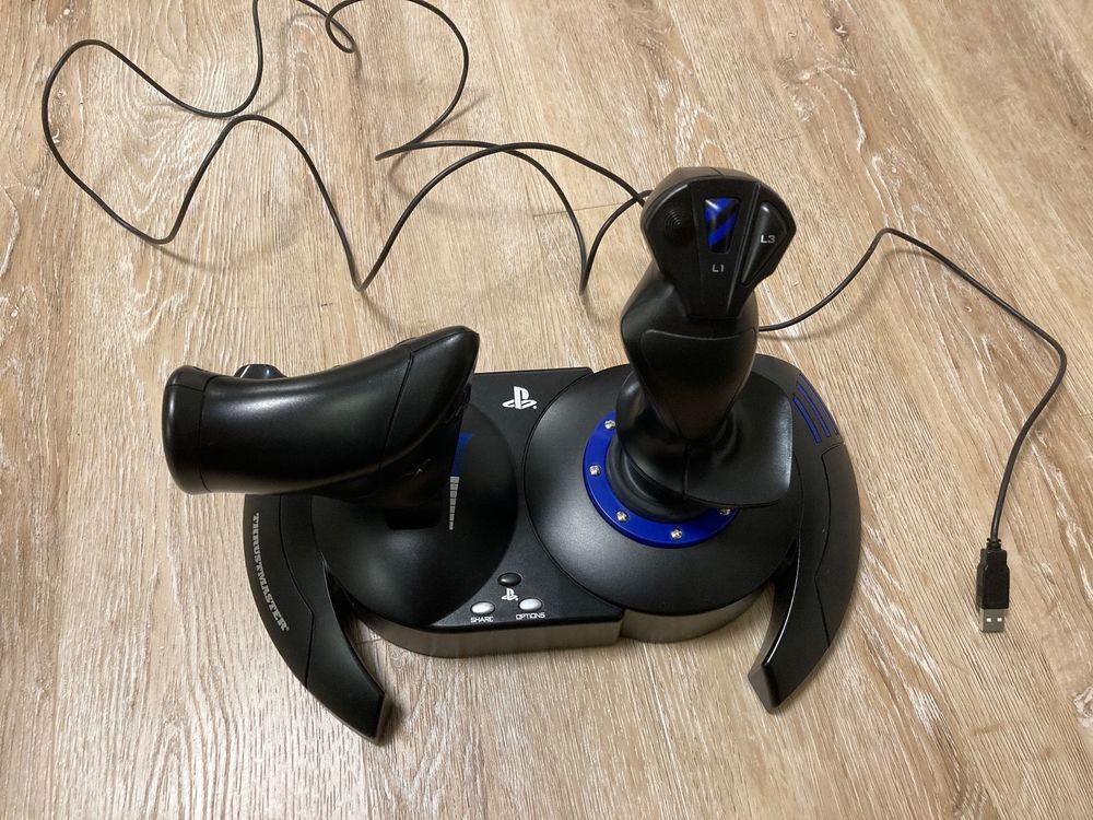 Playstation Thrustmaster (Gebraucht) in Seewis Dorf für CHF 14 – mit Lieferung auf Ricardo kaufen
