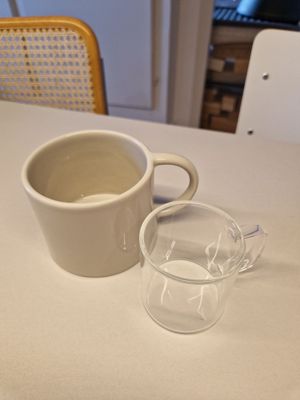 zwei Tassen, Design, 1x dbkd und 1x H&M Home (Gebraucht) in Biel/Bienne ...