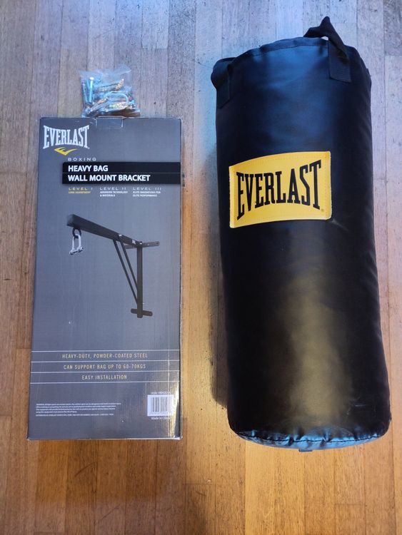Punching bag et son support mural (Neu und originalverpackt) in Pully ...