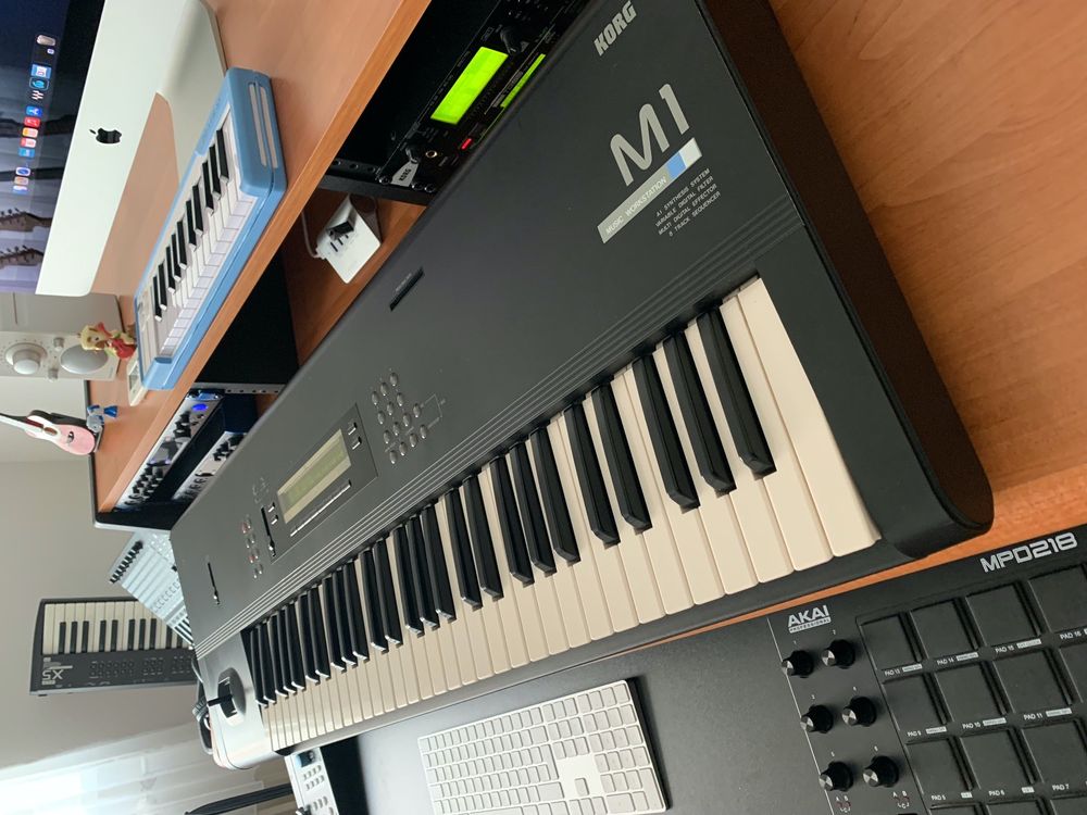 Korg M1 Klassischer Synthesizer (Gebraucht) in Kriens für CHF 340 – nur ...