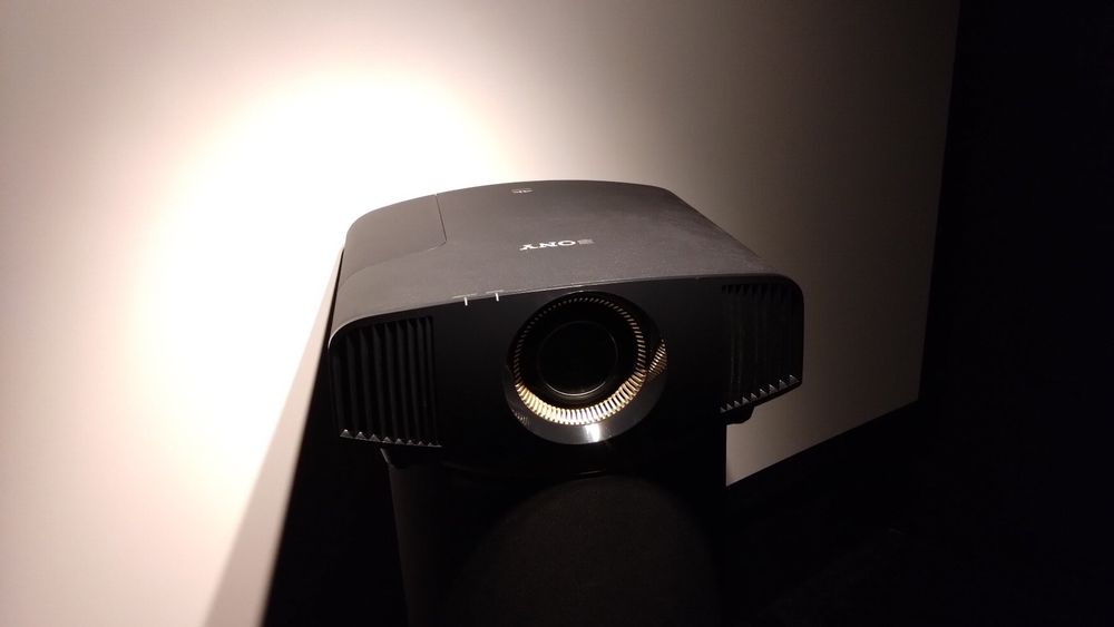 Sony Projektor / Beamer VPL VW-570ES | Kaufen auf Ricardo