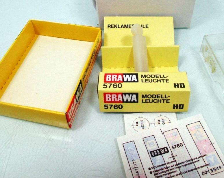 Brawa 5760 Reklamesäule H0 an Haltestelle mit Licht LED (Neu und ...