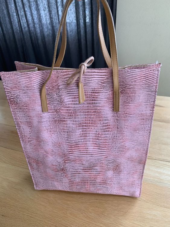 Tasche rosa in Krokodiloptik (Gebraucht) in Nendeln für CHF 19 – mit ...