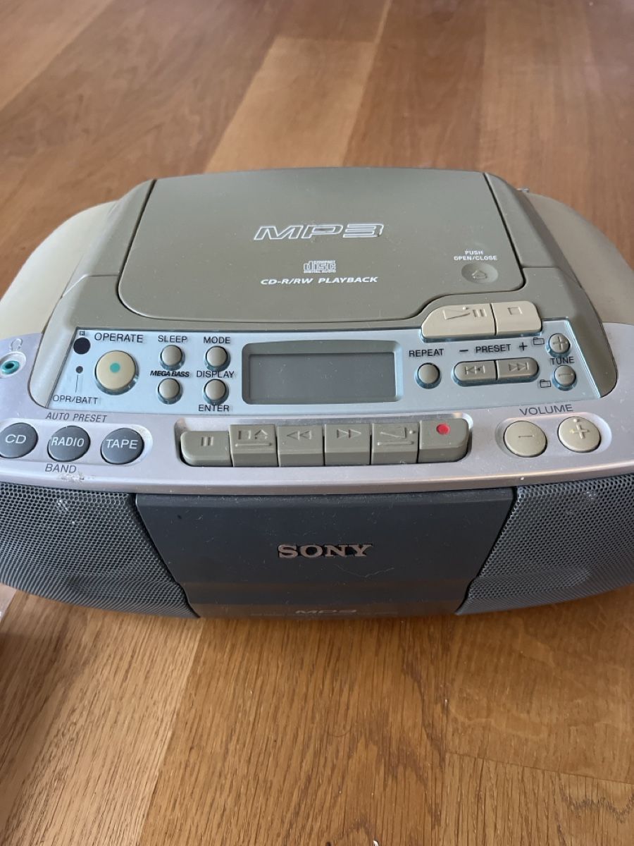Sony Radio, CD/MP3-Player, Kassette (Gebraucht) in Niederönz für CHF 1 ...