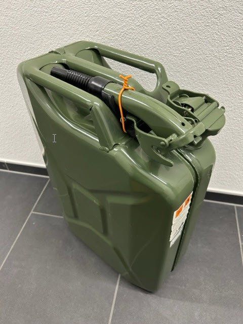 Metall Kraftstoff Kanister 20L Militär Benzin/Diesel | Kaufen auf Ricardo