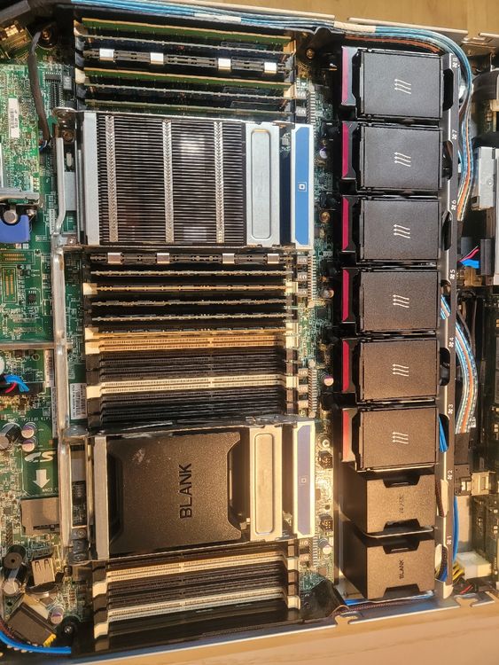 HPE ProLiant DL360p Gen8 | Kaufen auf Ricardo