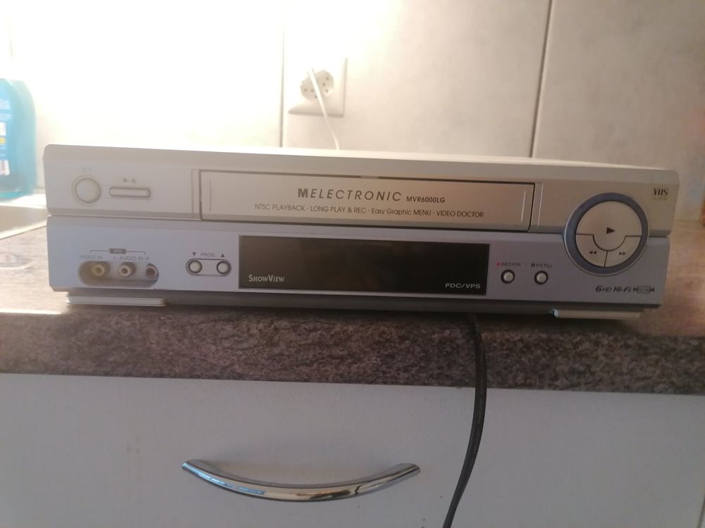 MELECTRONIC VHS Rekorder (Gebraucht) in Einsiedeln für CHF 40 – mit Lieferung auf Ricardo kaufen