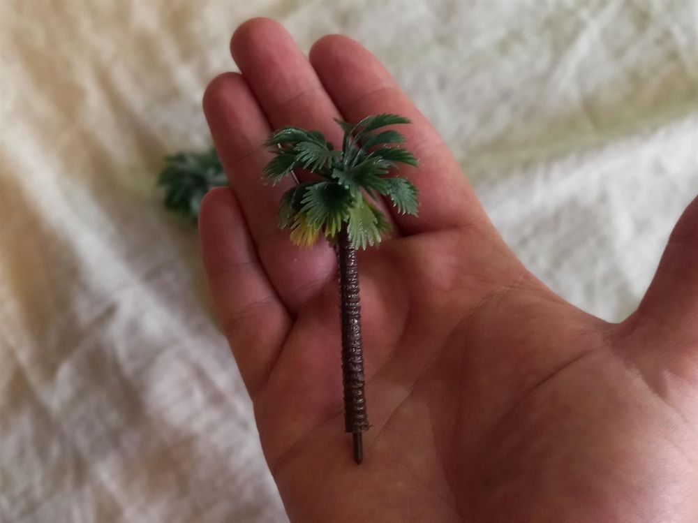 30x Künstliche Palme 9cm - Palmier artificiel maquette 9cm (Neu und originalverpackt) in ...