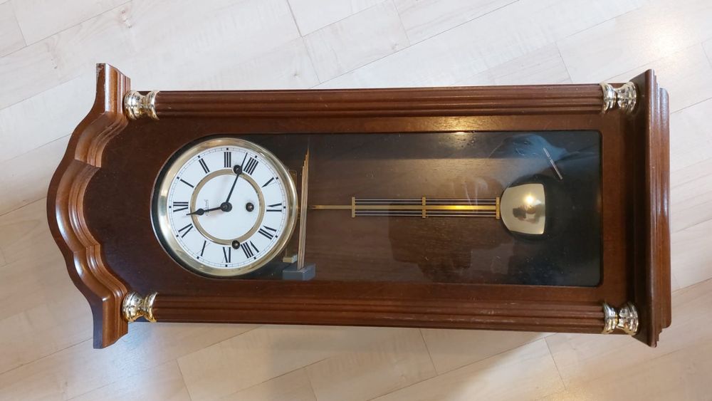 Mechanische Pendeluhr mit Aufzugsschlüssel & Pendel | Kaufen auf Ricardo
