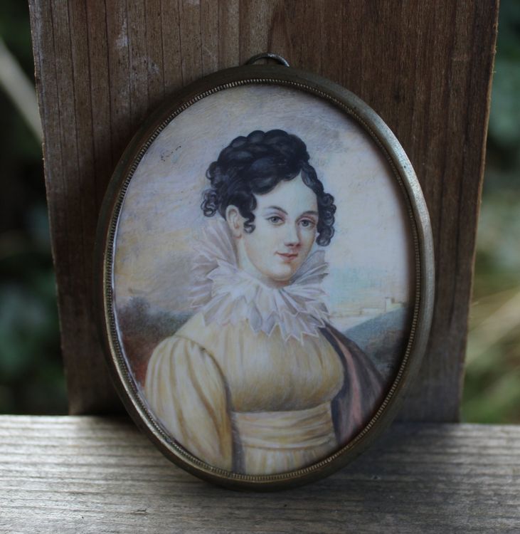 Miniatur Brustbild junge Dame um 1800 Glas Bronzereif sign. (Gebraucht) in Zürich für CHF 40 ...