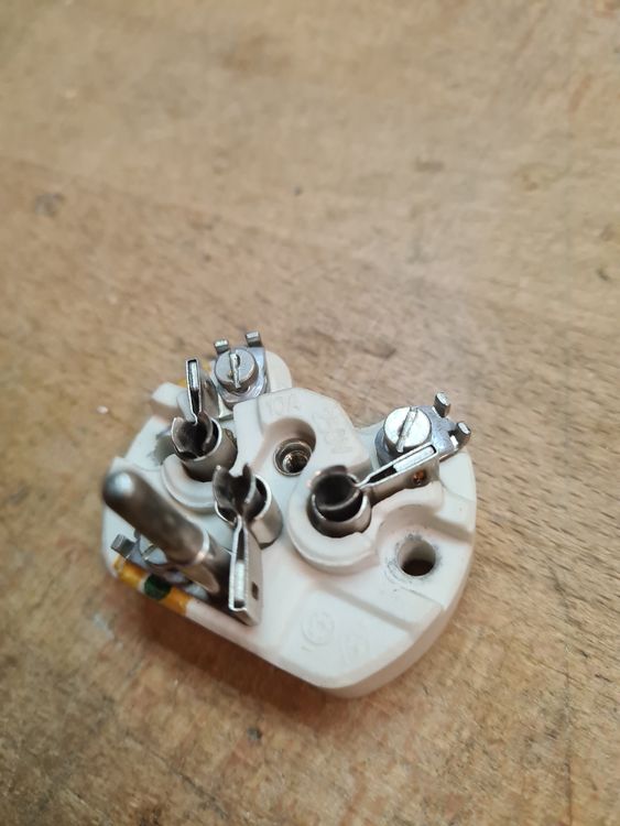 Presa elettrica vintage, ottime condizioni (Usato) a Riva San Vitale ...