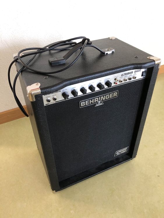 Bassverstärker (Gebraucht) in Zug für CHF 73 – nur Abholung auf Ricardo kaufen