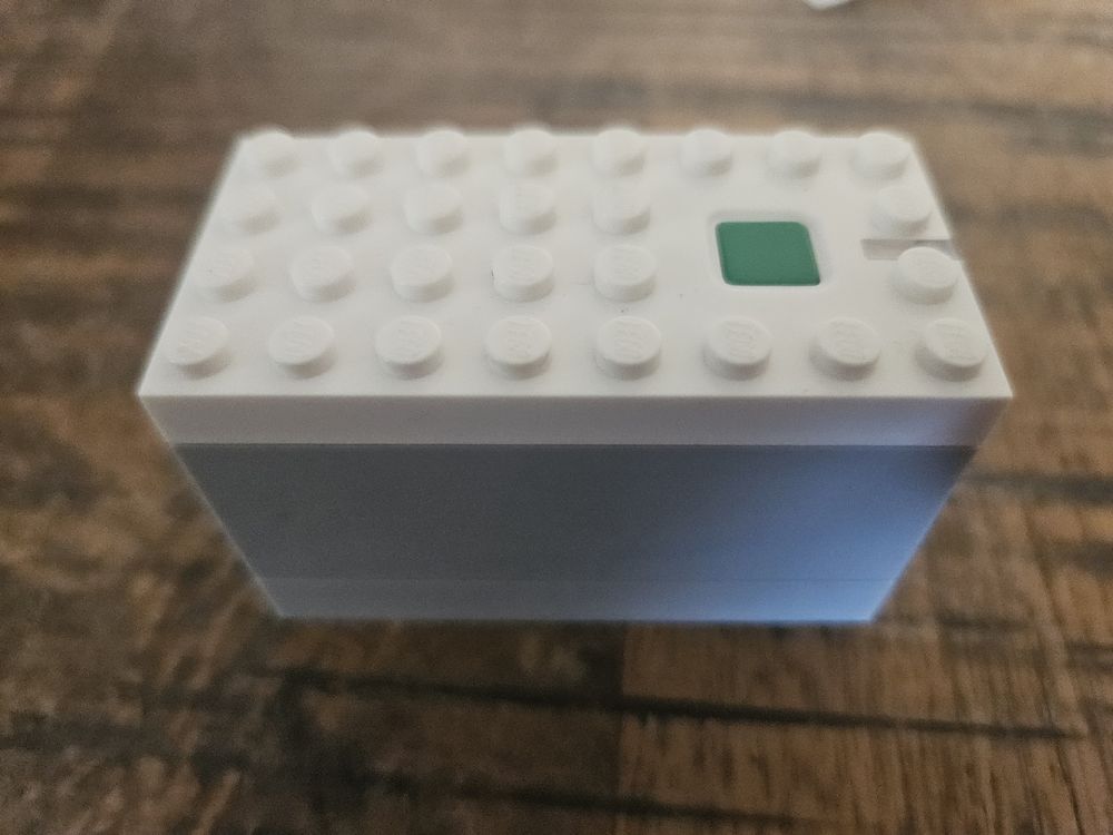 lego White Electric 9V Battery Box Powered Up Bluetooth (Gebraucht) in ...