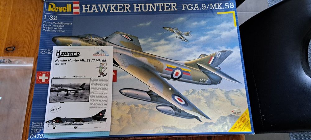 Hunter swiss 1/32 Revell 04703 + decals Matterhorn Circle (Neu (gemäss ...