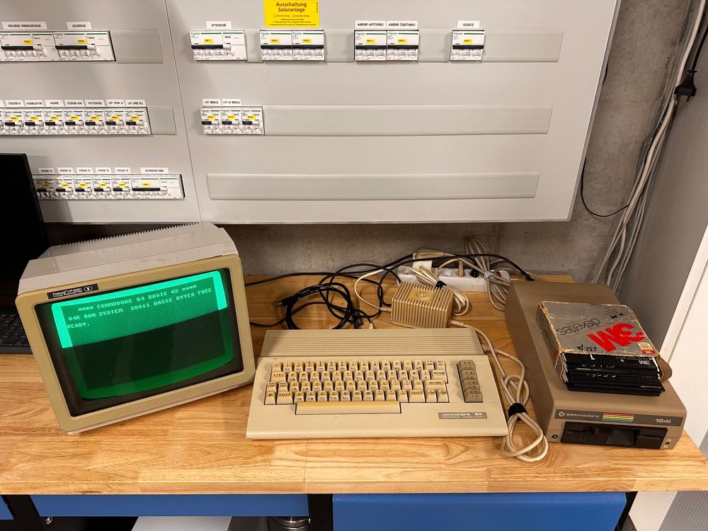 Commodore C64C mit Monitor und C1541 Laufwerk (Gebraucht) in Luven für ...