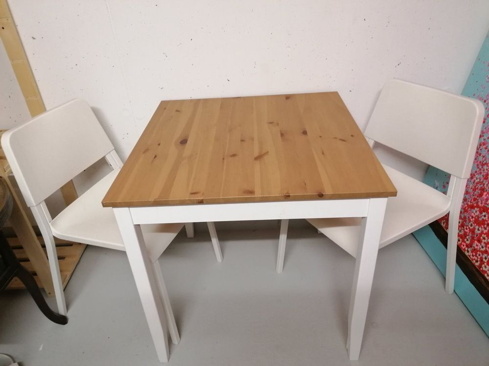 Tisch mit zwei Stühlen (Gebraucht) in Biel-Benken BL für CHF 70 – nur ...