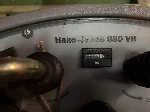 HAKO Jonas 980 HV Sitz-Kehrsaugmaschine (Gebraucht) in Valangin für CHF ...
