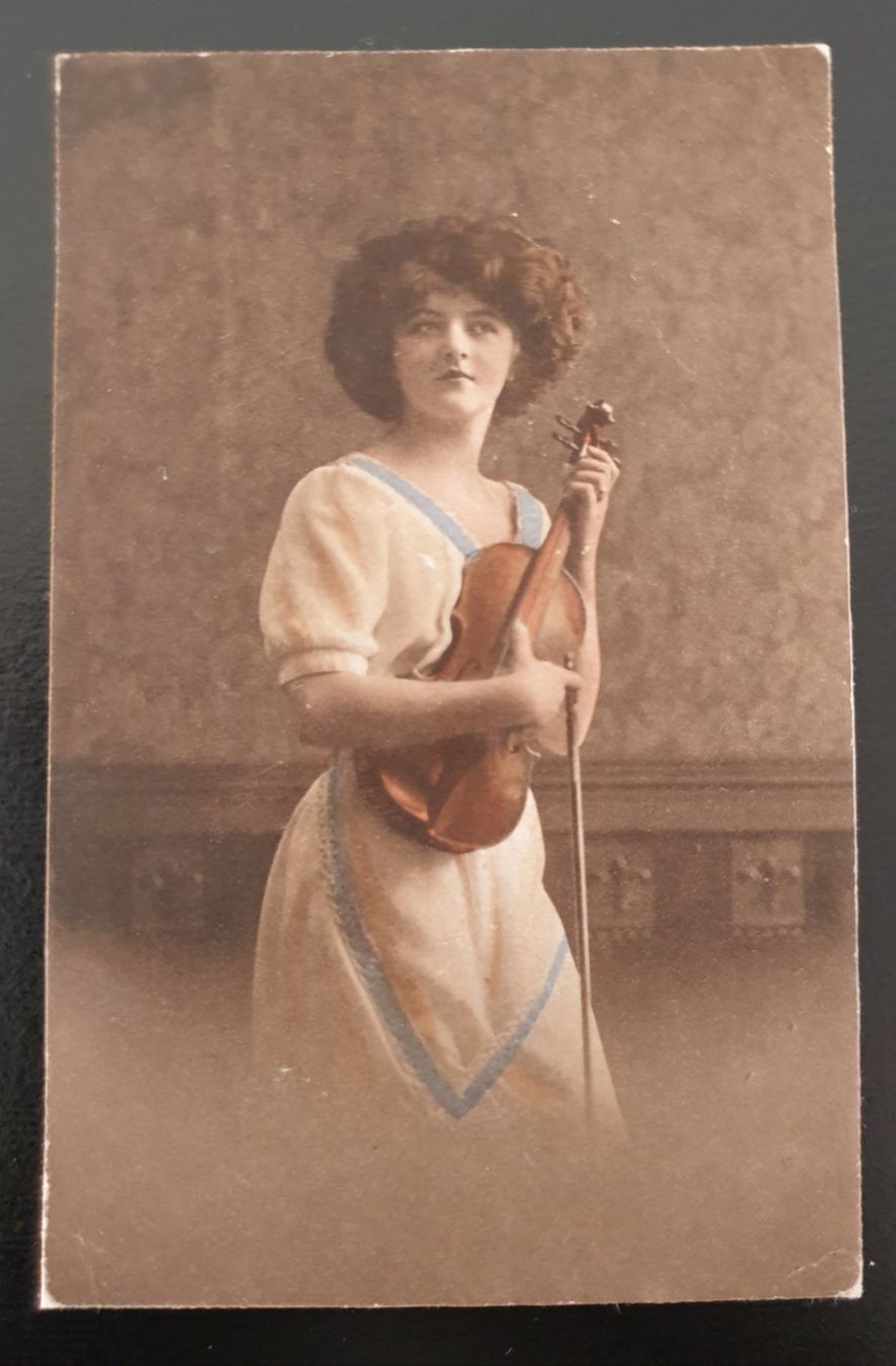 AK junge Frau mit Geige 1923 mit Briefmarke Deutsches Reich (Gebraucht ...