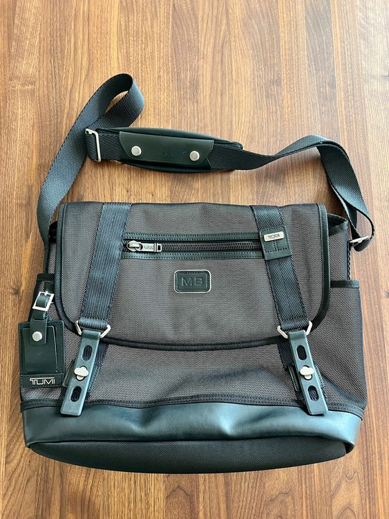 TUMI Foster Messenger Umhängetasche (Gebraucht) in Männedorf für CHF 65 ...
