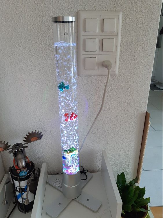 Beleuchtete Wassersäule mit Fischen + Farbwechsler GARANTIE (Neu ...