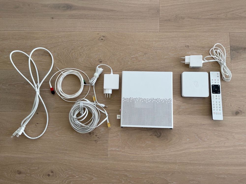 Swisscom Internet Box 3 und TV-Box (UHD) (Neu (gemäss Beschreibung)) in ...