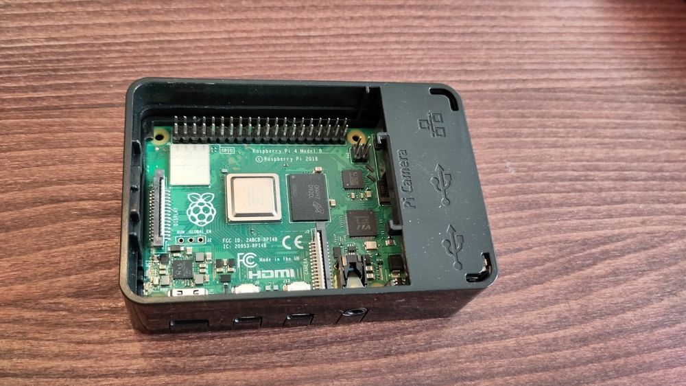 Raspberry Pi 4 8GB inkl case und Netzteil | Kaufen auf Ricardo