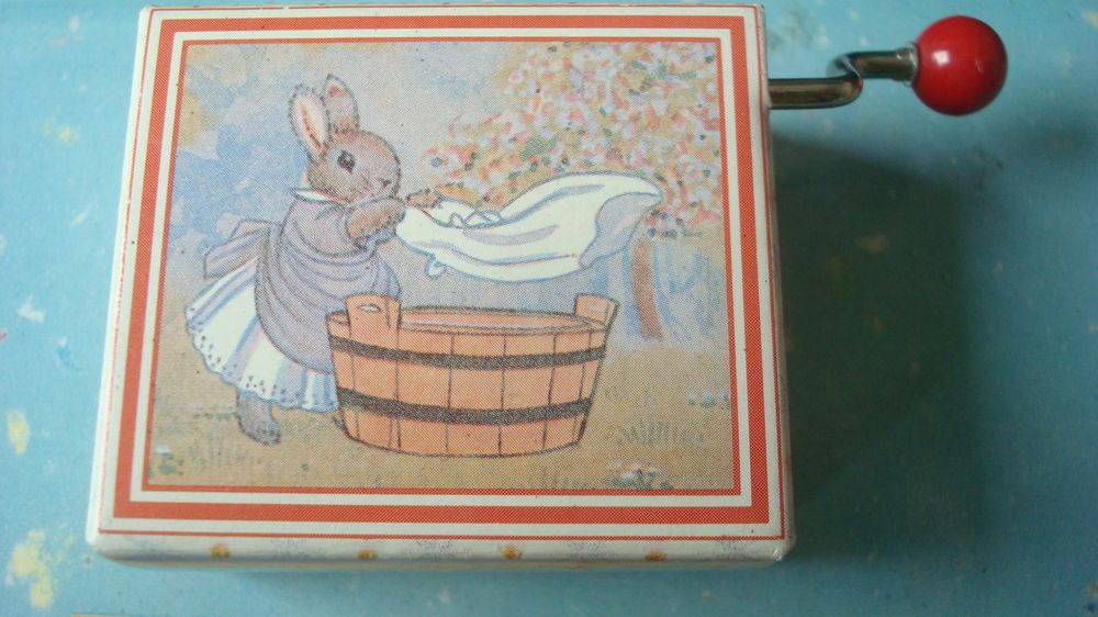 Mini Musikdose Sankyo Japan "Memory" Little Grey Rabbit | Kaufen auf ...