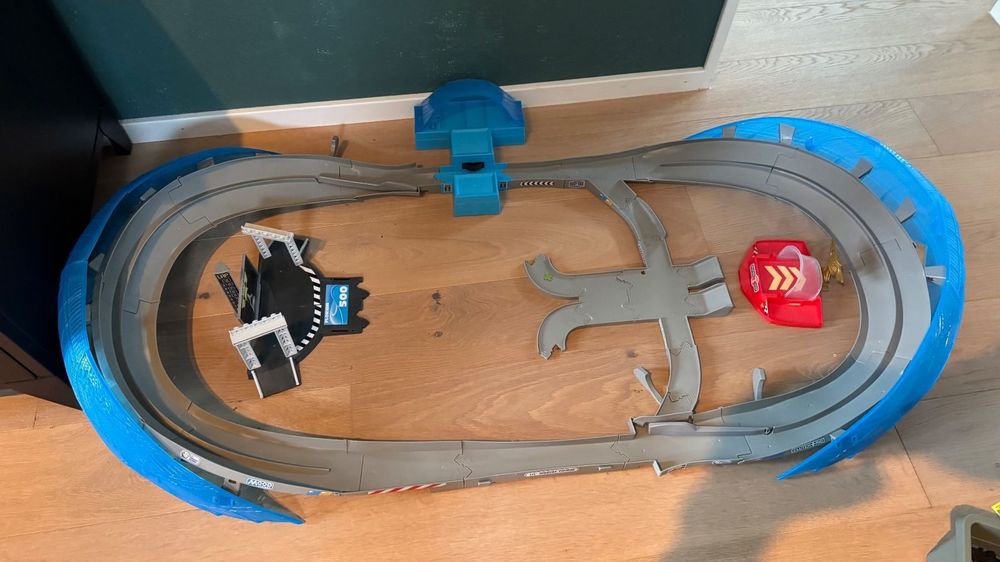 Mattel Disney Cars Ultimative Florida Rennstrecke (Gebraucht) in ...