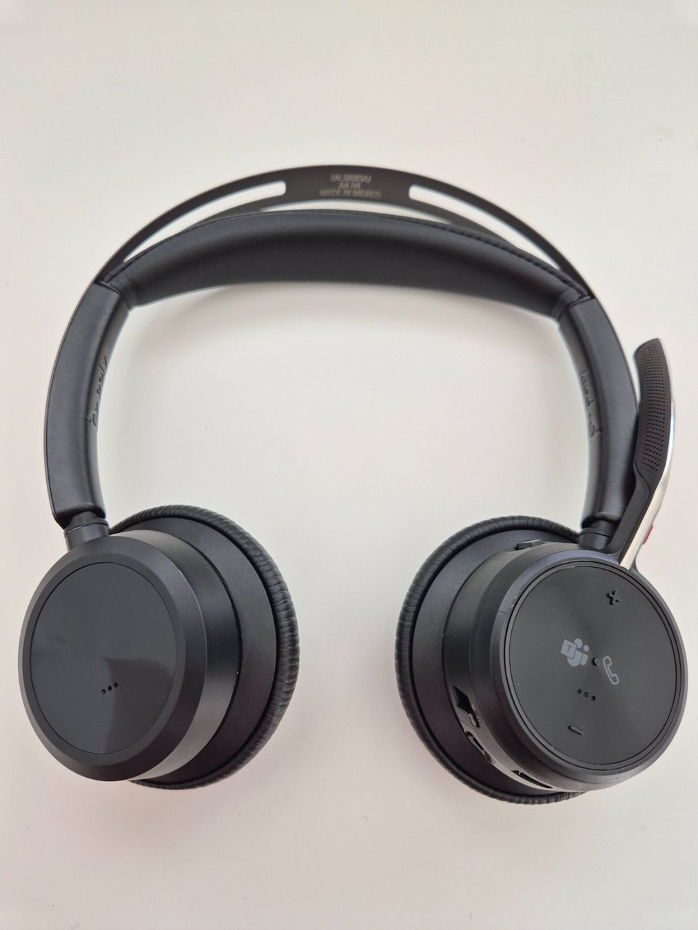 POLY Office Headset Voyager Focus 2 (On-Ear, Kabellos) (Gebraucht) in ...